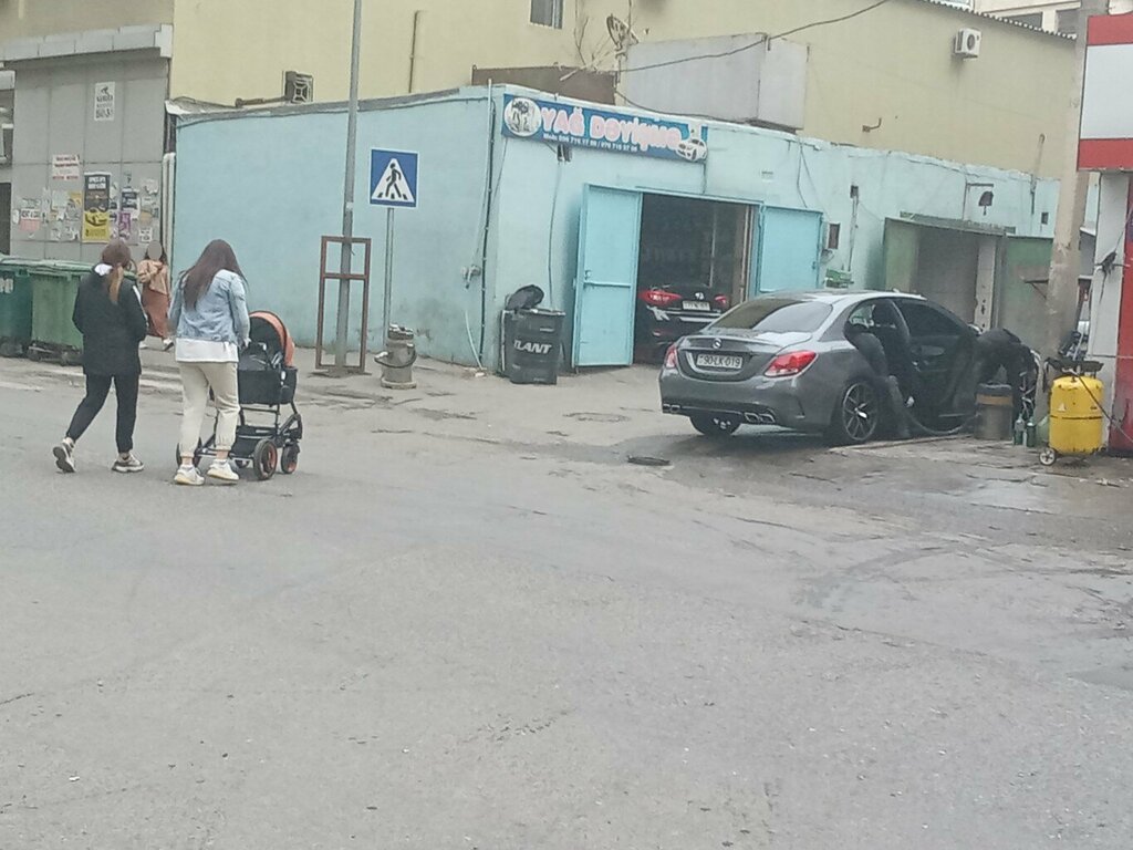 Express yağ değişim noktası Yağdəyişmə, Bakü, foto