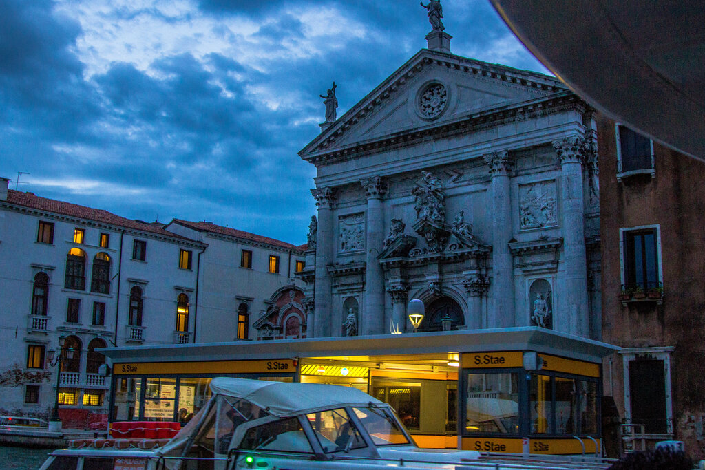 i̇skele Ferry Terminal San Stae, Venedik, foto