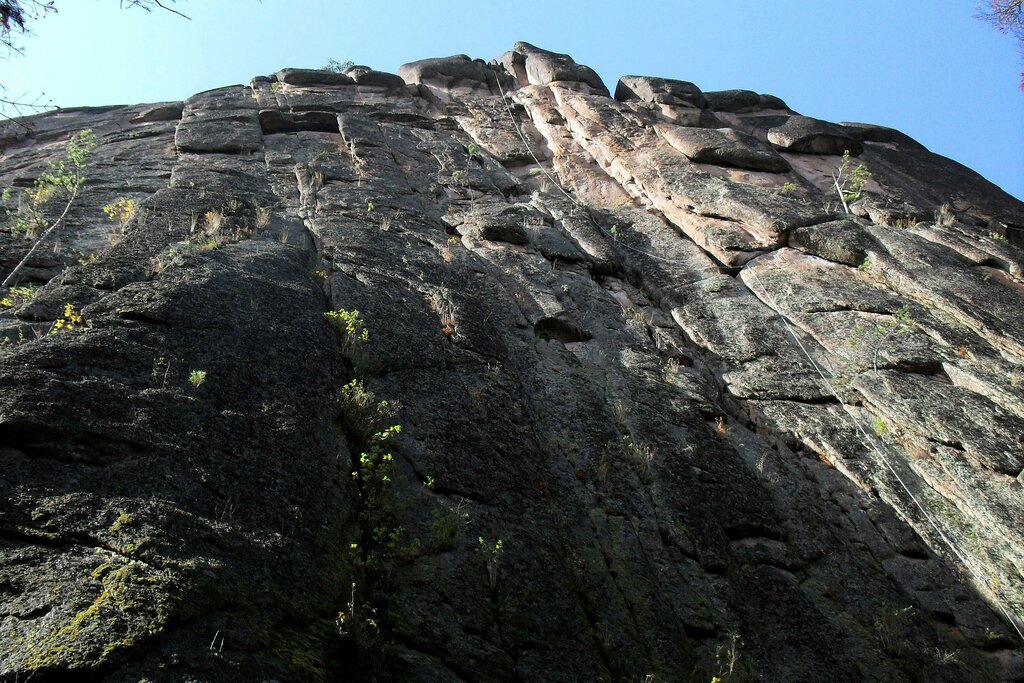 Dağ zirvesi Скала Манская стенка, Krasnoyarski krayı, foto
