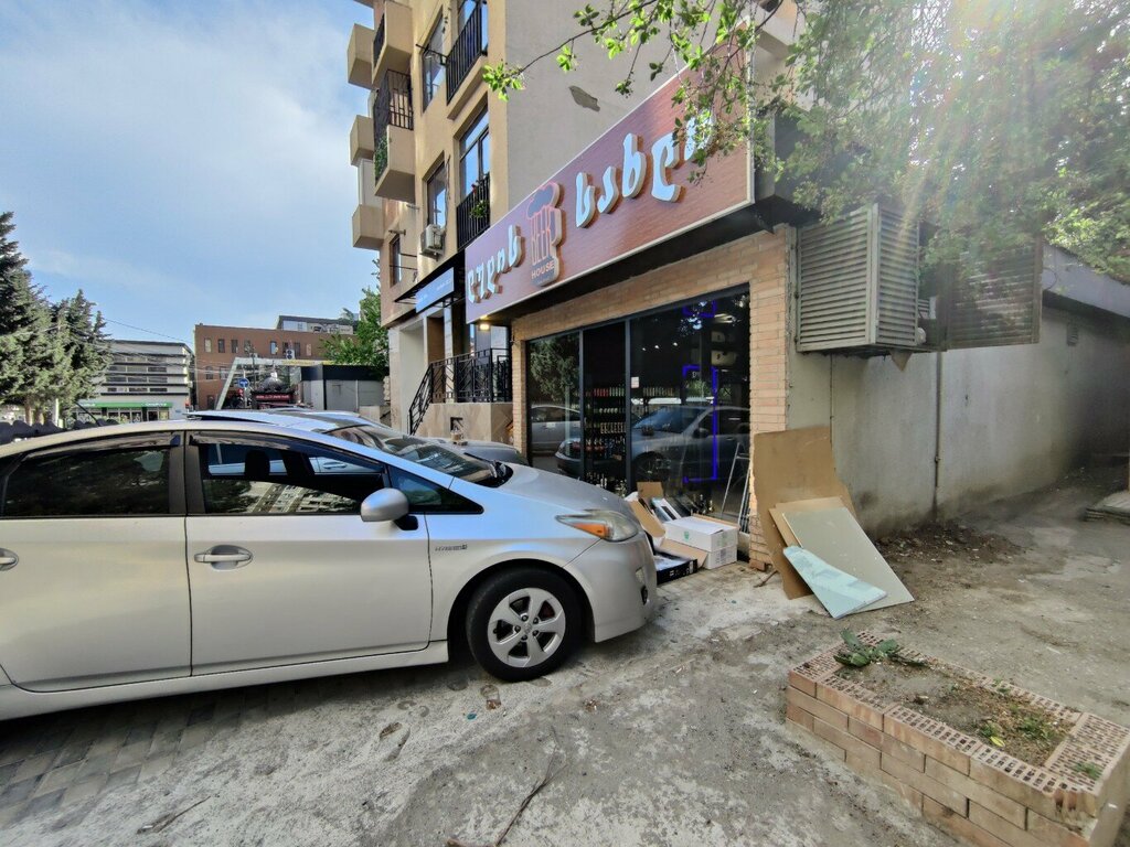 Bira dükkanı ლუდის სახლი, Tiflis, foto