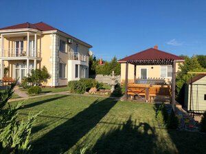 Гостевой дом Sunrise (No:17, посёлок Кача, садоводческое товарищество Маяк-Кача), otel  Sevastopol'dan