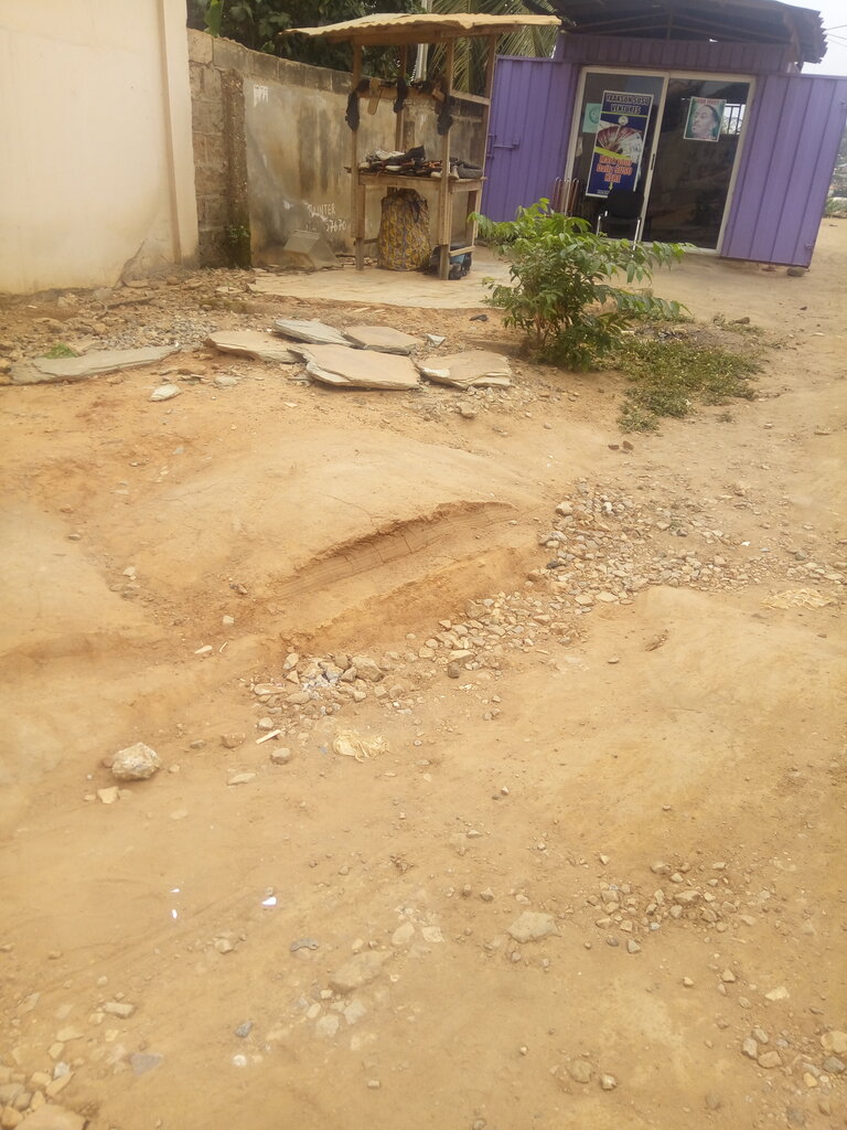 Berberler Yaakson Susu Ventures & Barbering Shop, Dünya, foto