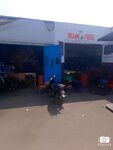 Ets Drame & Frere (Brazzaville, Commune de Ouenzé, Rue Souo), oto aksesuarları  Brazzaville'den