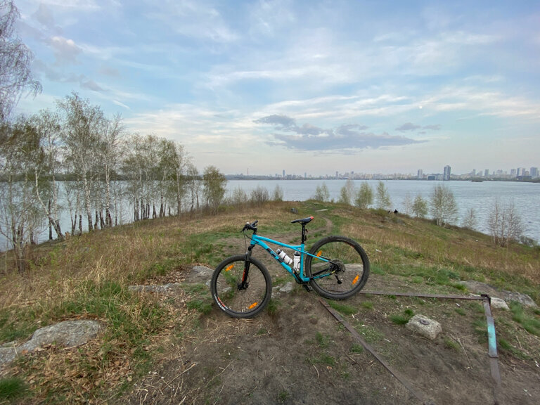 Unutulmaz olayların yeri Триангуляционный знак Баран, Yekaterinburg, foto