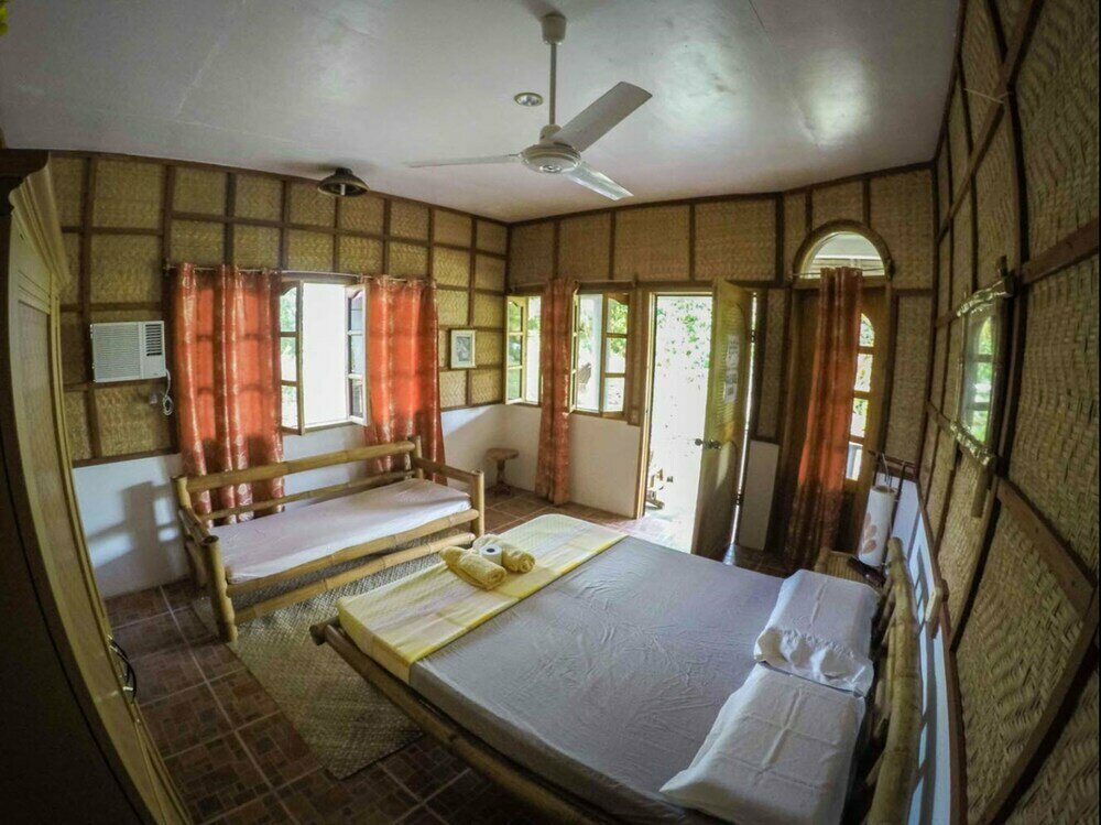 Otel Chelle's Guest House and Backpackers - Hostel, , foto