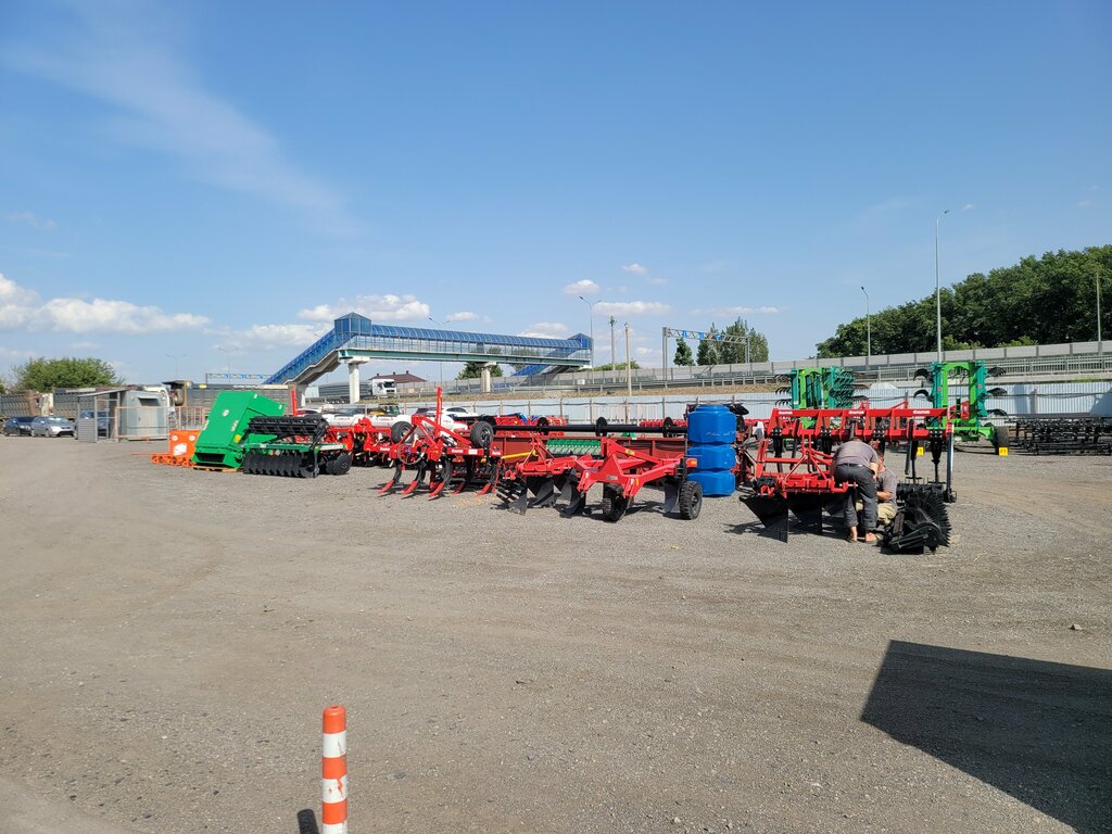Tarım makineleri, ekipmanlar SP Agrotsentr-Yug, Rostovskaya oblastı, foto