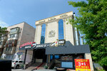 Aura (Saken Seifullin Avenue No:49/1), otel  Almatı'dan