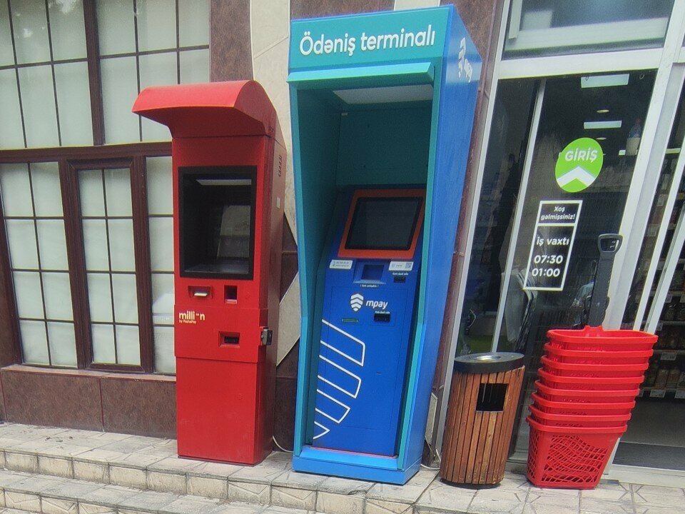ATM'ler Mpay, Bakü, foto