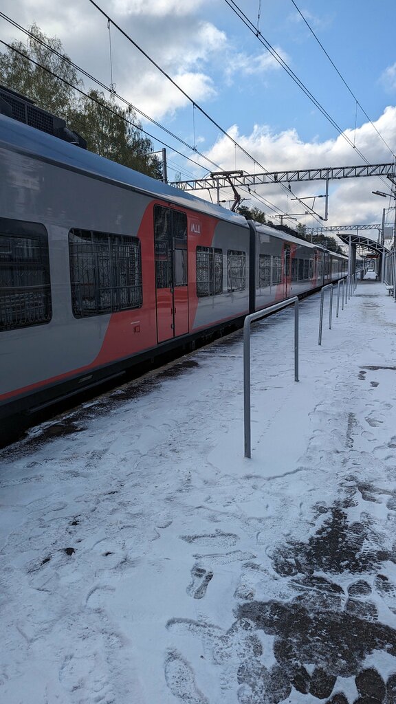 Bilet gişesi Касса платформы Поваровка, Moskova ve Moskovskaya oblastı, foto