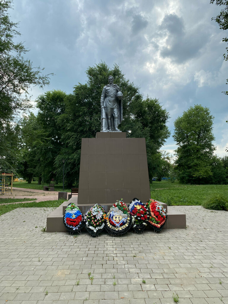 Anıt, heykel Неизвестному солдату, Voronejskaya oblastı, foto