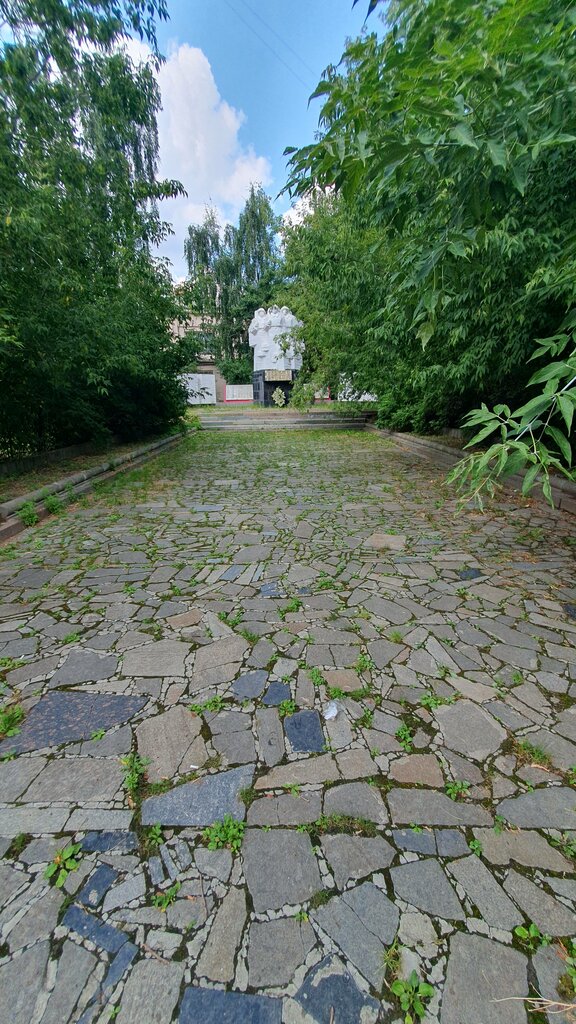 Anıt, heykel Работникам Микояна, погибшим в Великой Отечественной войне, Moskova, foto
