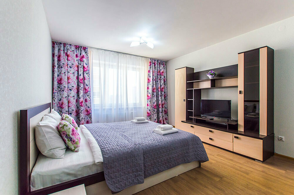 Kısa süreli konaklama Sky Apart na ulice Schorsa 105, Yekaterinburg, foto