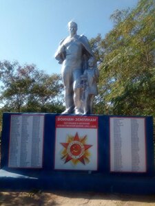 Воинам-землякам, погибшим на фронтах Великой Отечественной войны (Saratov Region, Dukhovnitskiy rayon, Lipovskoye munitsipalnoye obrazovaniye, selo Levenka), anıt, heykel  Saratovskaya oblastından