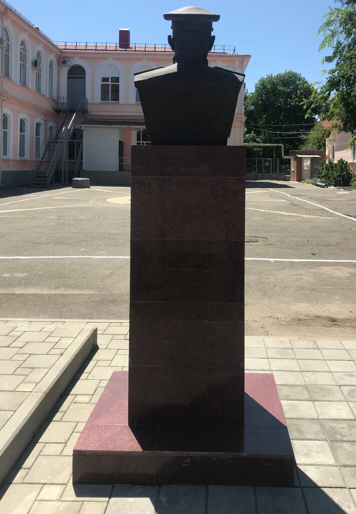 Anıt, heykel Бюст Д.Г. Мирошниченко, Krasnodar, foto