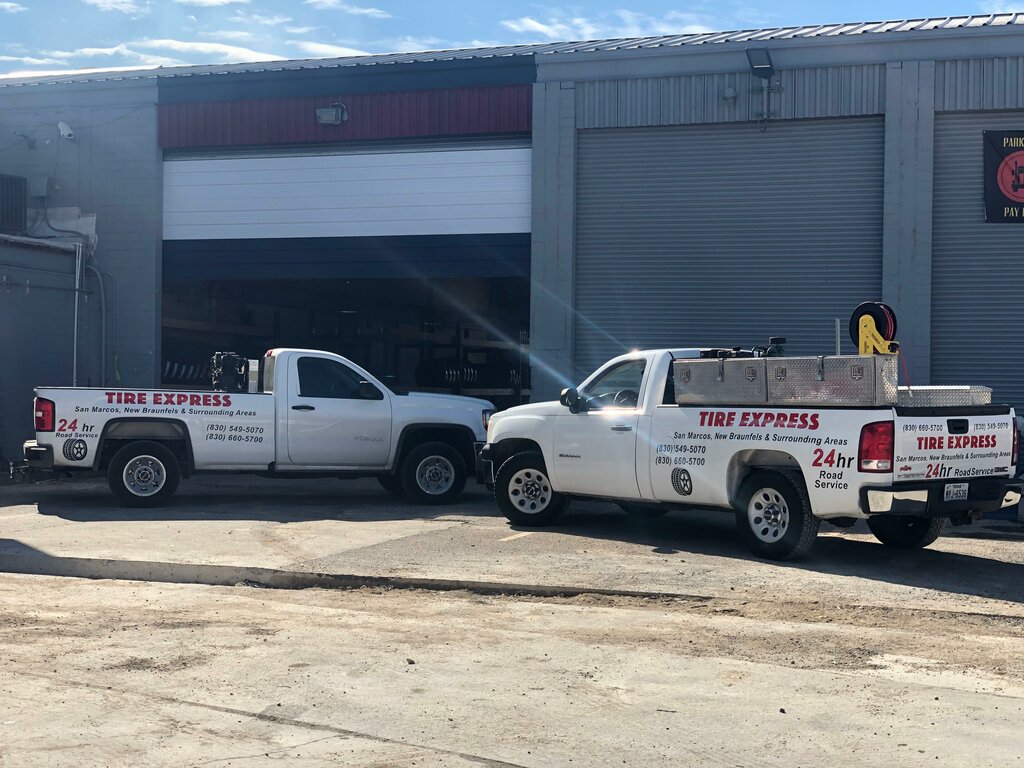 Jant ve lastikçiler Tire Express & Road Service, Seguin, foto