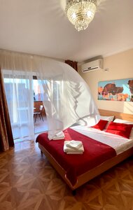 Alliot - gostevoy dom (ulitsa Verkhnyaya doroga No:73Е, Anapa), otel  Anapa'dan