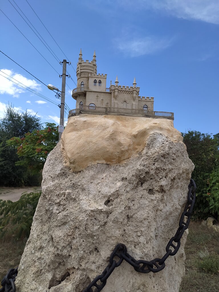 Park, sokak heykeli Ласточкино гнездо, Kırım Cumhuriyeti, foto