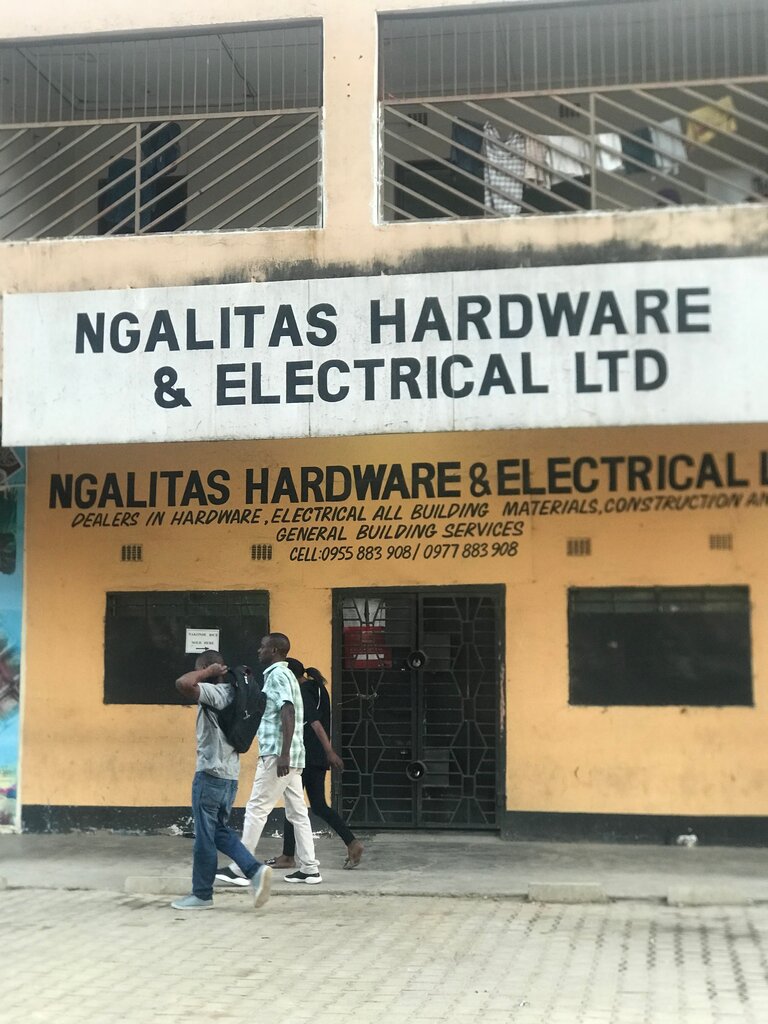 Mobilya mağazaları Cornerstone Hardware & Electrical, Lusaka, foto