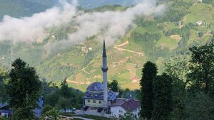 Güneşli Köyü Cami (Artvin, Borçka, Güneşli Köyü), cami  Borçka'dan