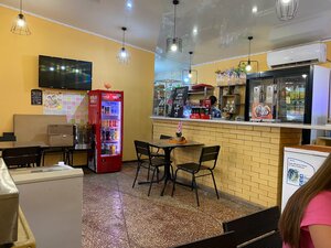 Пиццерия (улица Леонтия Лабахуа No:64), pizzacılar  Oçamçıra'ndan