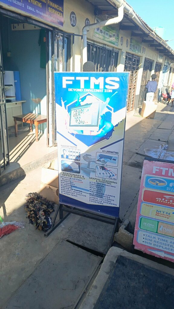 Yönetim ofisi Fine transaction multi services, Lusaka, foto