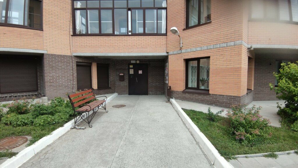 Bina, site yönetimi TSZh Akadem 2, Novosibirsk, foto