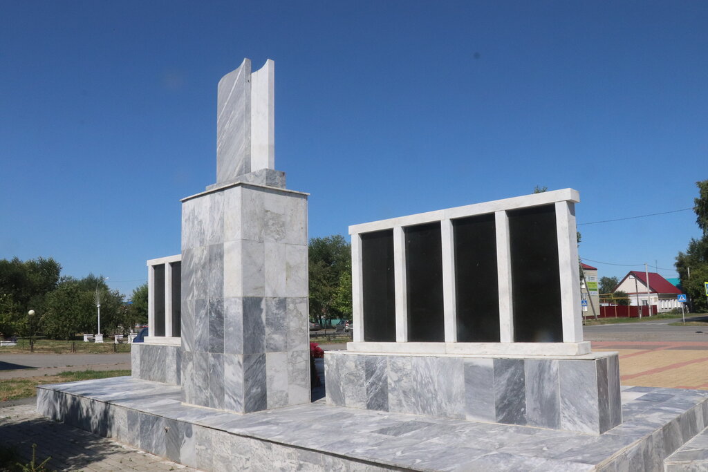 Anıt, heykel Павшим в годы Великой Отечественной войны, Tümen (Tiumenskaya) oblastı, foto