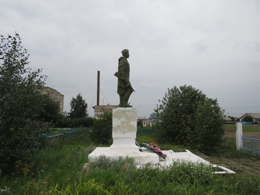 Anıt, heykel Воин-освободитель, Başkurdistan, foto