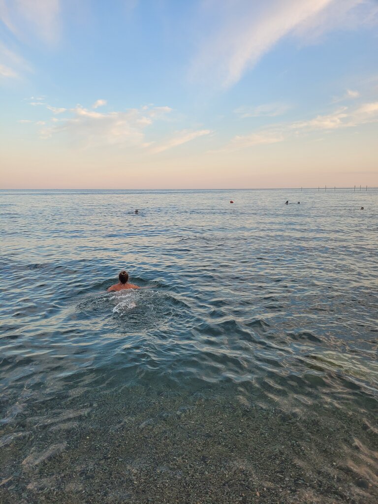 Plaj Beach, Alupka, foto