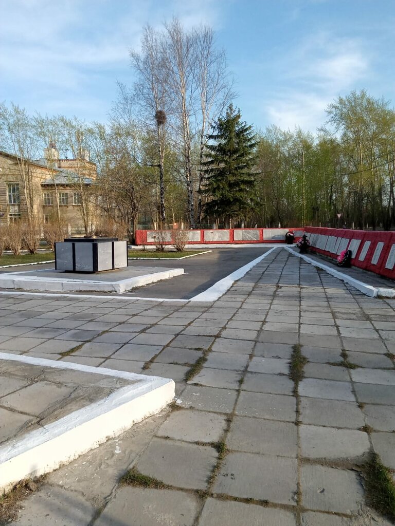Anıt, heykel Участникам Великой Отечественной войны 1941-1945 гг., Sverdlovskaya oblastı, foto