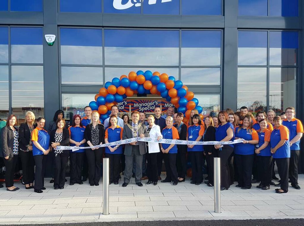 i̇ndirim ve fırsat sistemleri B&m Store, İngiltere, foto