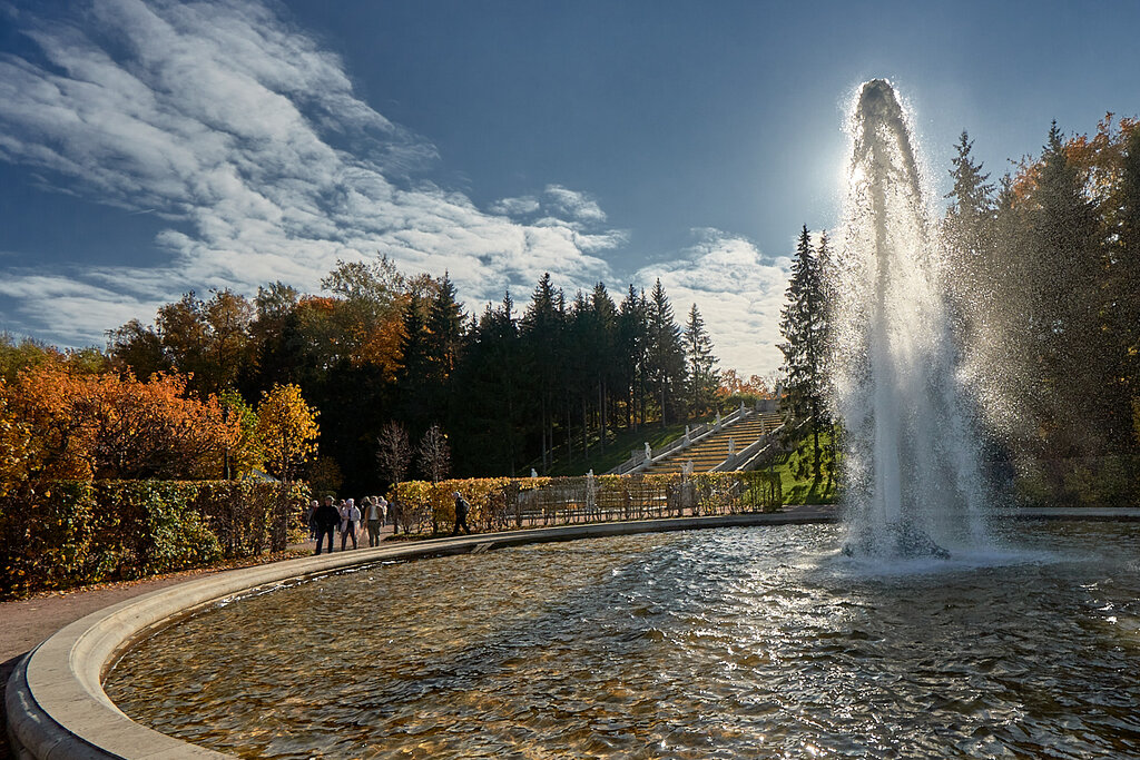 Park, sokak heykeli Земля, Peterhof, foto