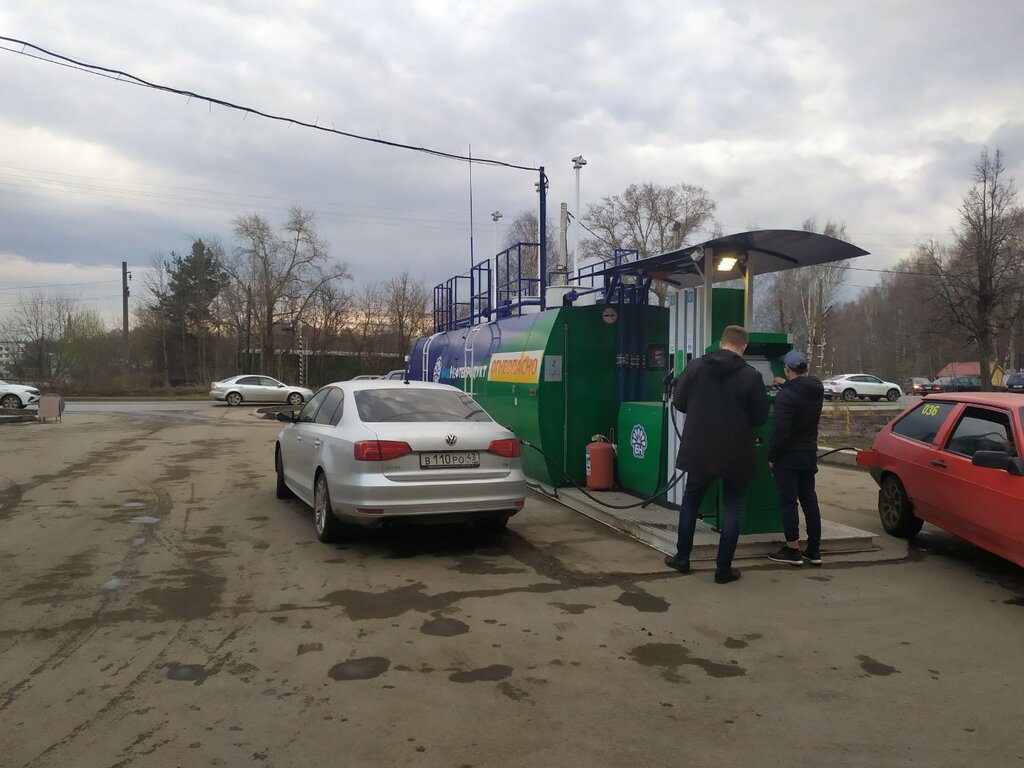 Benzin istasyonu Башнефтепродукт, Kirov, foto