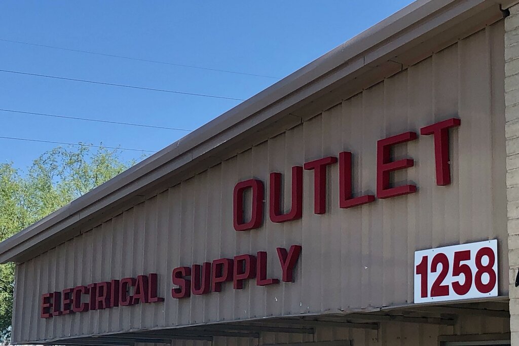 Aydınlatma teknolojileri Outlet Electrical Supply, Tucson, foto