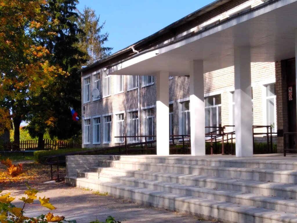 Anıt levhası, anıt taş Герою Советского Союза Александра Павловича Иванова, Pskovskaya oblastı, foto