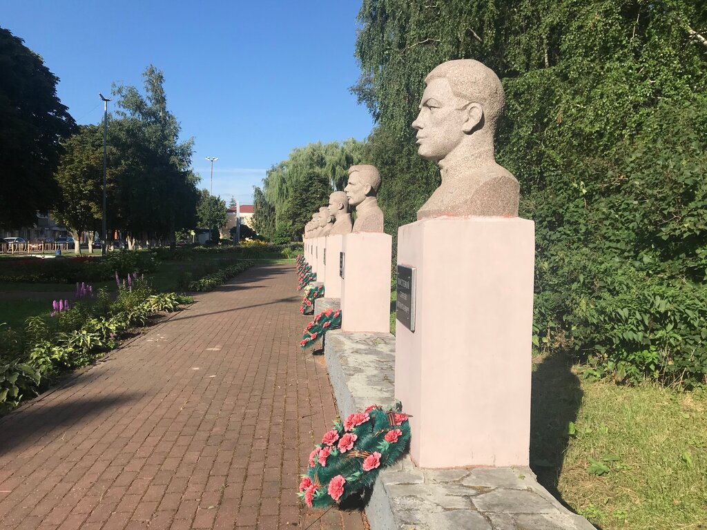 Anıt, heykel Бюст Постевому С.И., Trubçevsk, foto