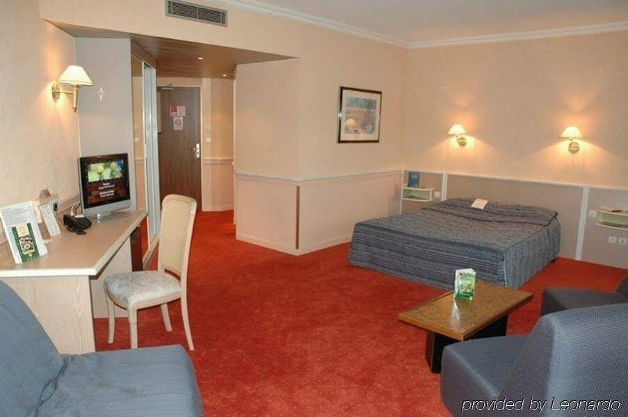 Otel Logis Lyon Est, , foto