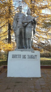 Землякам, павшим в годы Великой Отечественной войны (Udmurtian Republic, Vavozhskiy rayon, selo Kakmozh, Potochnaya ulitsa), anıt, heykel  Udmurtiya'dan