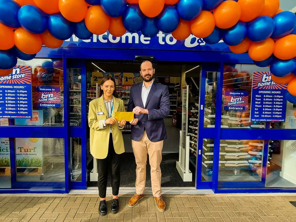 i̇ndirim ve fırsat sistemleri B&m Home Store with Garden Centre, Cardiff, foto