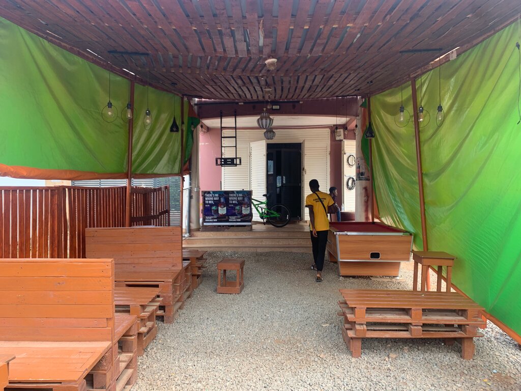 Bar Deemus Bar and Grill, Dünya, foto