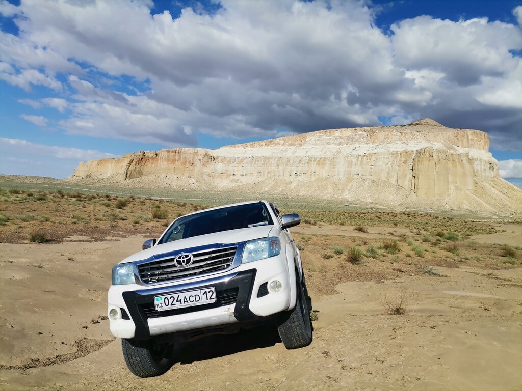 Dağ zirvesi Sherkala Mountain, Mangıstav eyaleti, foto