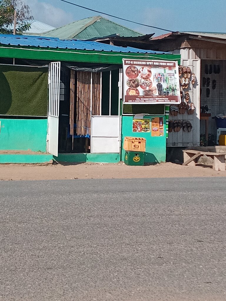 Bar Pet k drinking spot, Dünya, foto