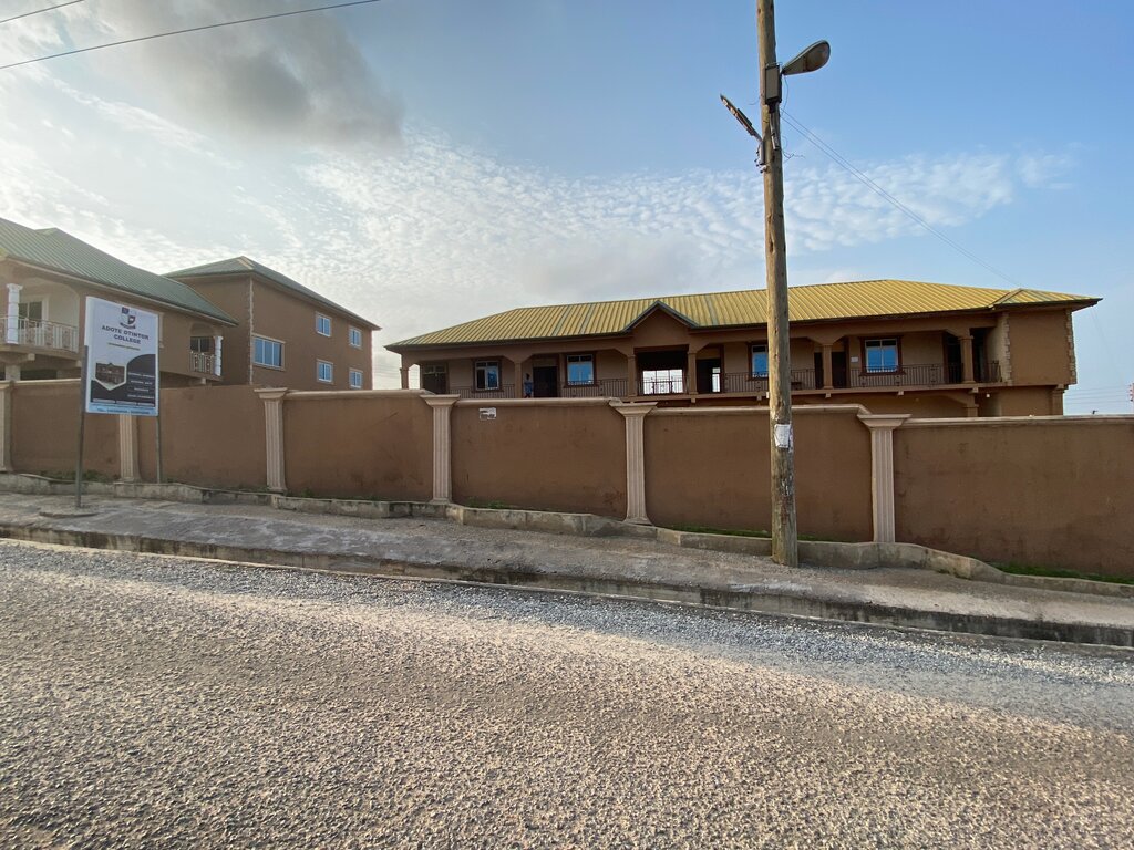 Ortaokul Adotey Otintor College, Dünya, foto