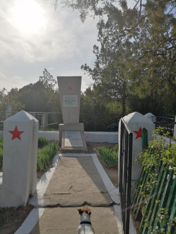 Anıt, heykel Братская могила советских воинов, Kırım Cumhuriyeti, foto