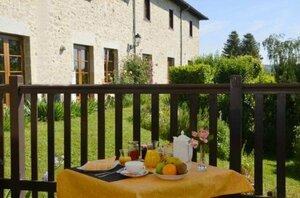 Auberge la Source (Nouvelle-Aquitaine, Haute-Vienne, Arrondissement de Bellac, Cieux, Avenue du Lac, 1), otel