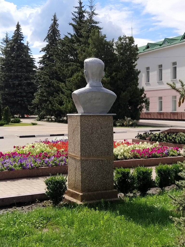 Anıt, heykel Бюст полного кавалера ордена Славы Лутай Ф. С., Belgorodskaya oblastı, foto