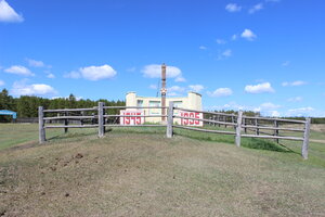 Ветеранам тыла в честь 50-летия Победы в Великой Отечественной войне (Republic of Sakha (Yakutia), Tattinskiy ulus, selo Kyyy), anıt, heykel  Saha Cumhuriyeti'nden (Yakutistan'dan)