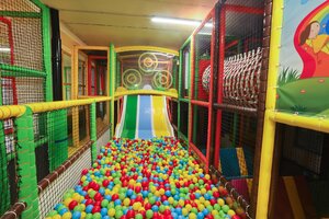 Zabavné centrum Brezovec (Dolný Kubín, Dolný Kubín), spor ve eğlence merkezi  Dolny Kubin'den