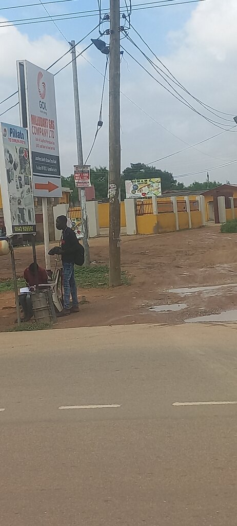Benzin istasyonu Millornart, Dünya, foto