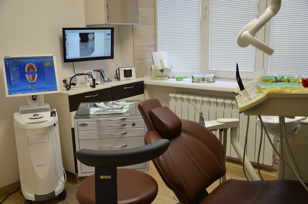Özel ağız ve diş sağlığı klinikleri ve muayenehaneleri Akadem-stom, Novosibirsk, foto